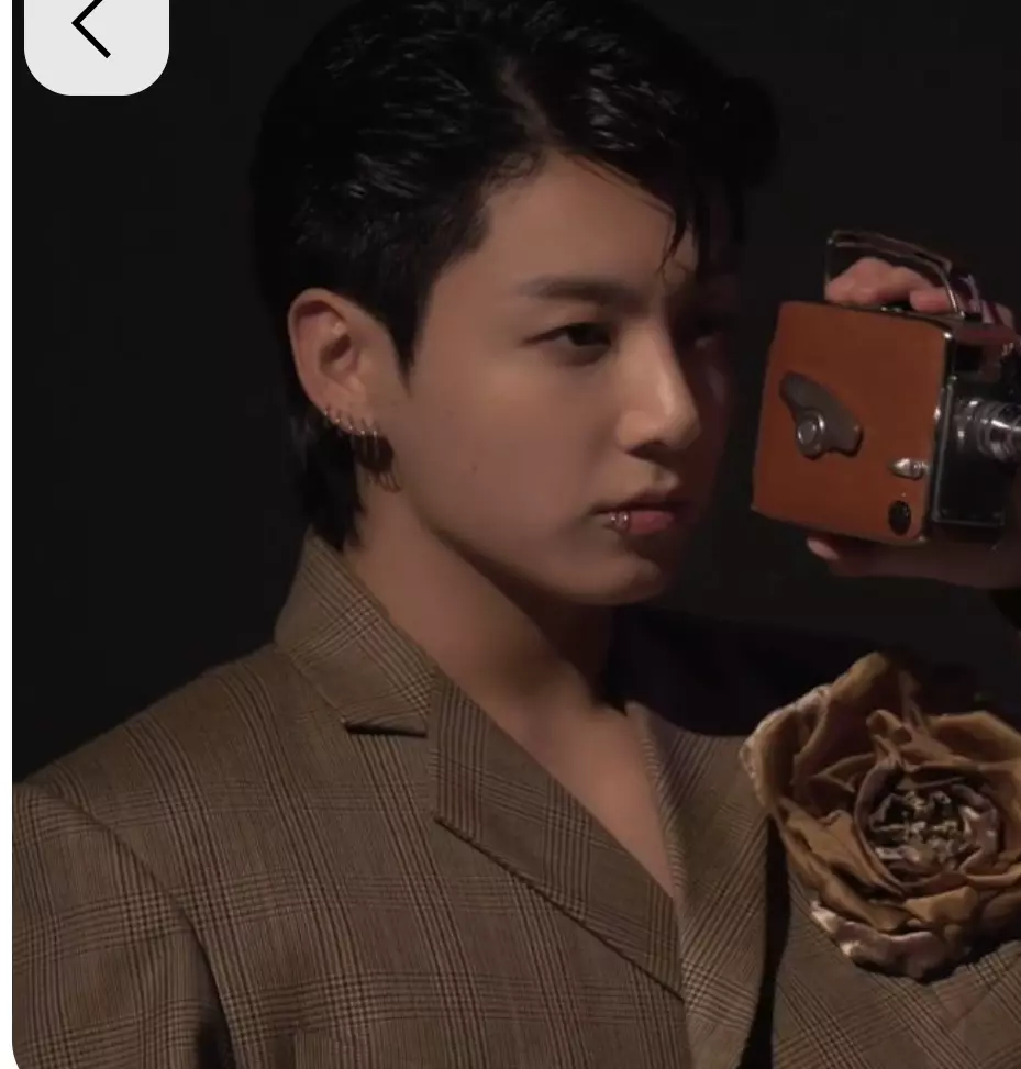 Chat with Jeon jungkook ( your model bf ) - Enjoy Free AI Character ...