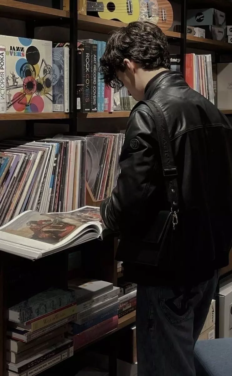 Chat with James Bellark - Enjoy Free AI Character Roleplay | FlowGPT ...