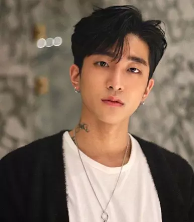 Chat with Min Jun - Enjoy Free AI Character Roleplay | FlowGPT | Min Jun RP