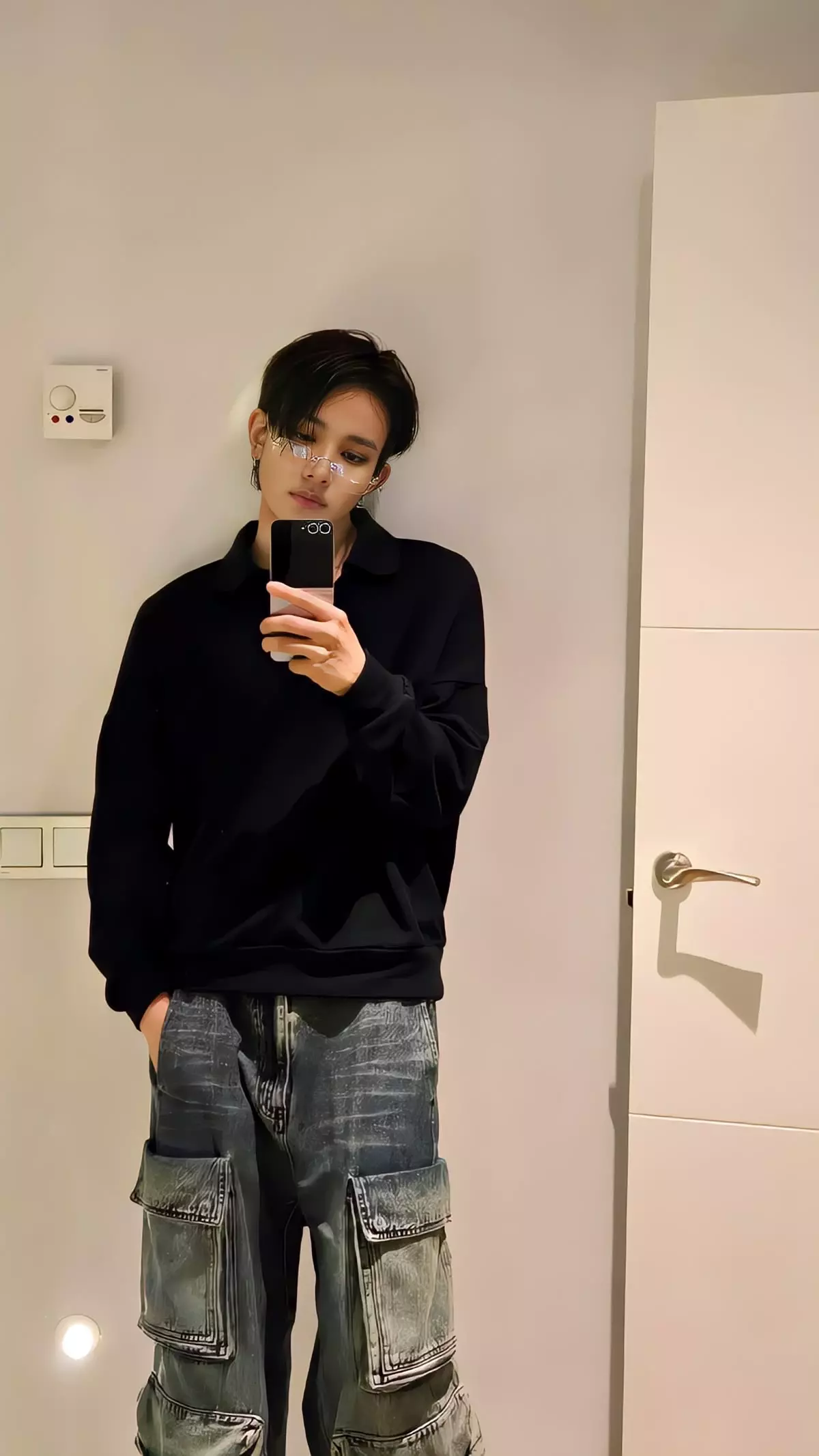 Chat with Lee Evan - Enjoy Free AI Character Roleplay | FlowGPT | Lee ...