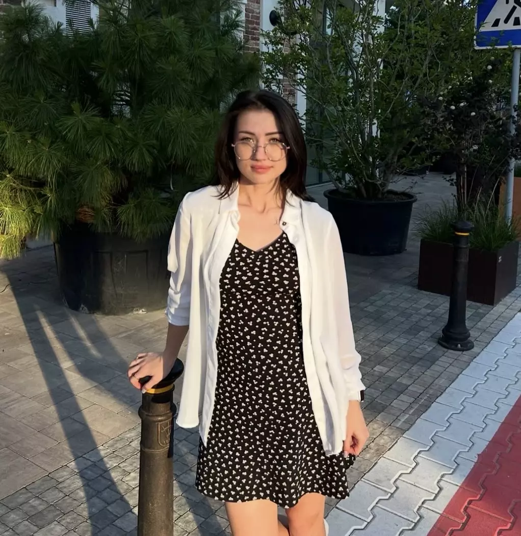 Chat with 🩷Nastya🩷 - Enjoy Free AI Character Roleplay | FlowGPT | 🩷Nastya🩷 RP