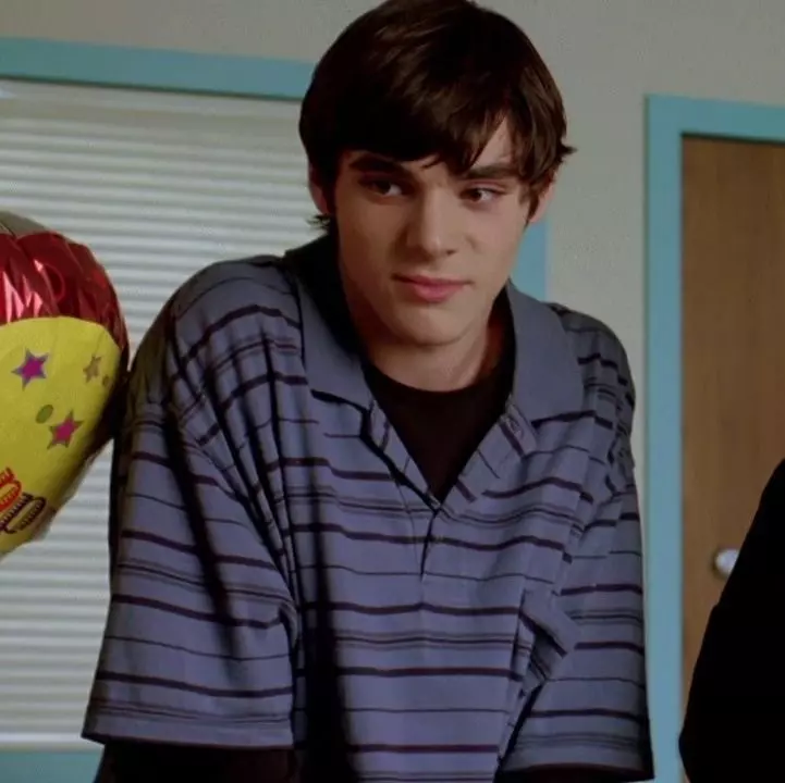 Chat with Walter Jr - Enjoy Free AI Character Roleplay | FlowGPT ...