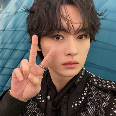 Chat with Lee Minho (Minsung) - Enjoy Free AI Character Roleplay ...