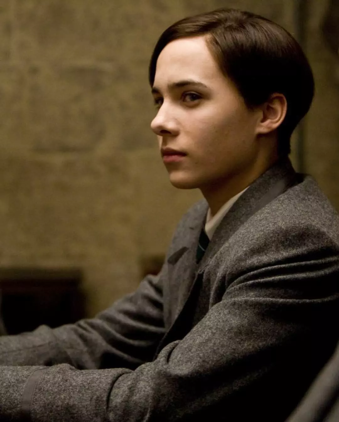 Chat with Tom Riddle - Enjoy Free AI Character Roleplay | FlowGPT | Tom ...