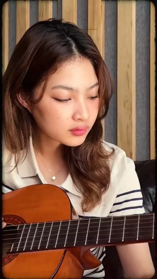 Chat with Colet Vergara - Enjoy Free AI Character Roleplay | FlowGPT ...