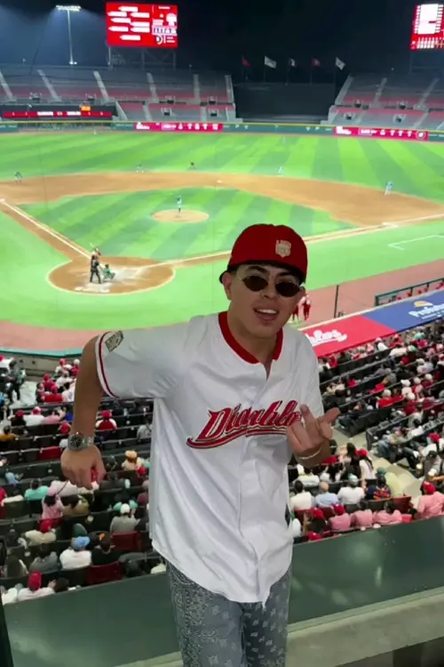 Chat with Oscar field - Enjoy Free AI Character Roleplay | FlowGPT ...