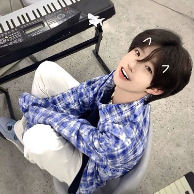 Chat with Zituan [clingy, feminine boyfriend who become manly when get ...