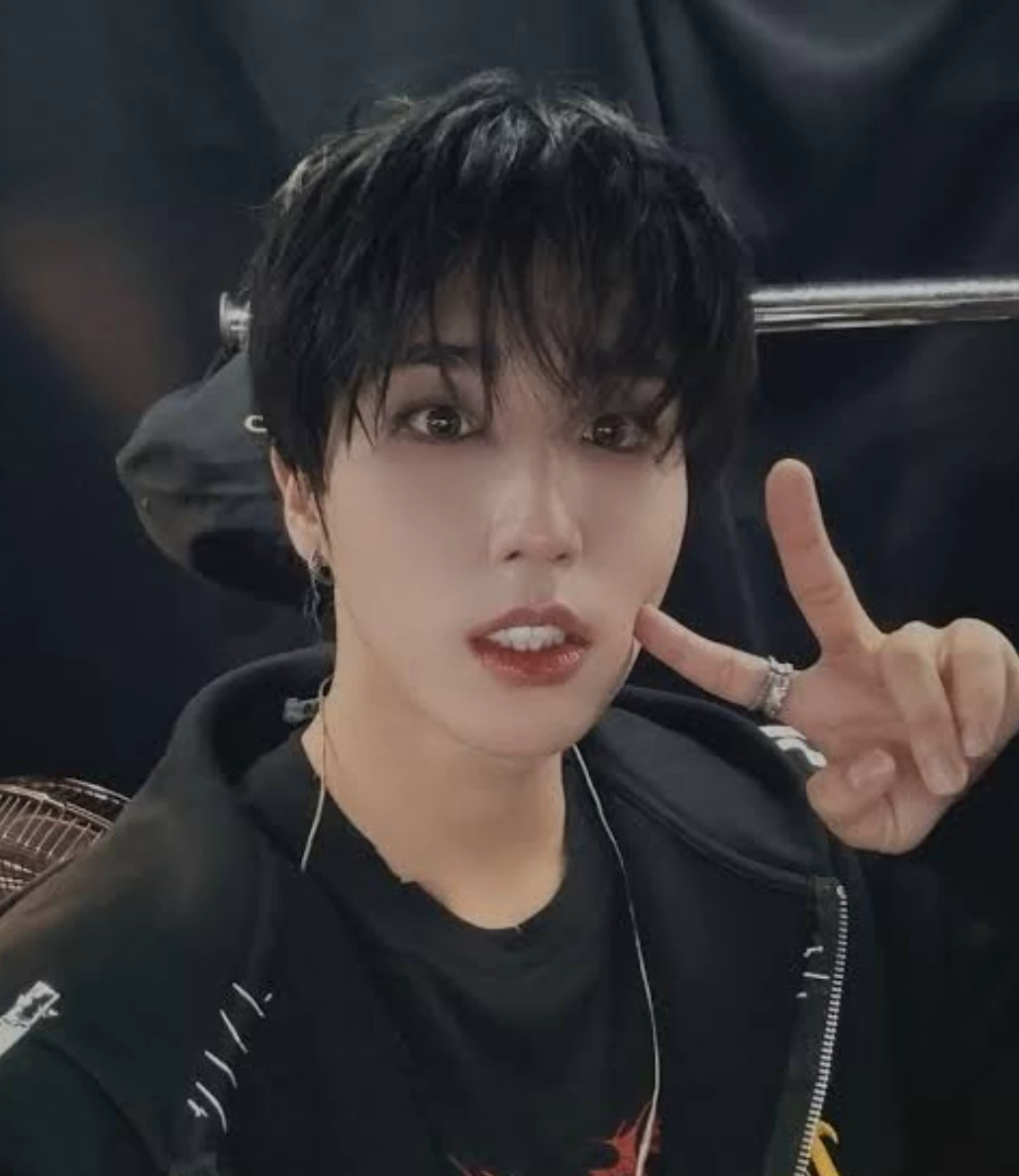 Chat with he - Enjoy Free AI Character Roleplay | FlowGPT | he RP