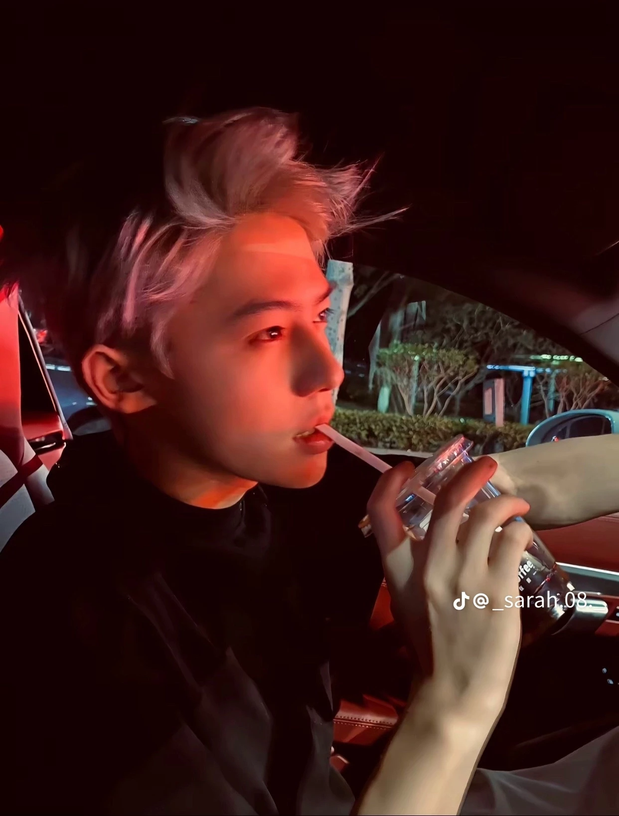 Chat with Leo - Enjoy Free AI Character Roleplay | FlowGPT | Leo RP