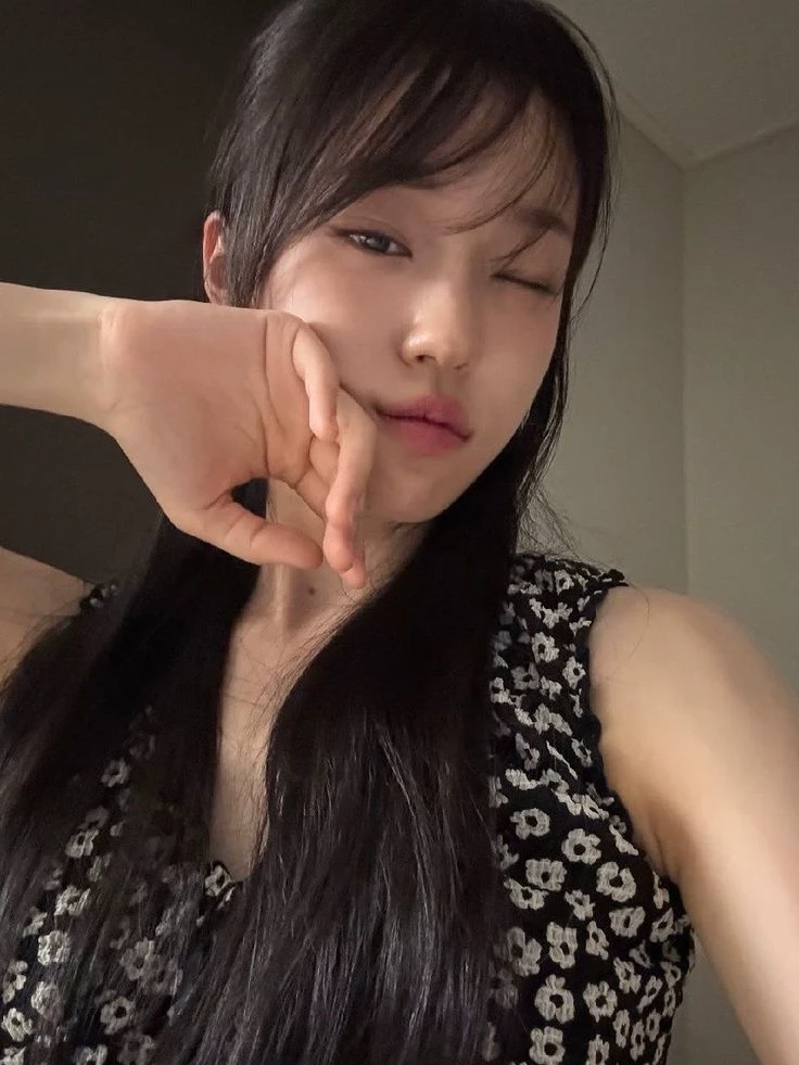 Roh yoon seo (cheerful and athletic woman) Profile on Emochi | AI ...