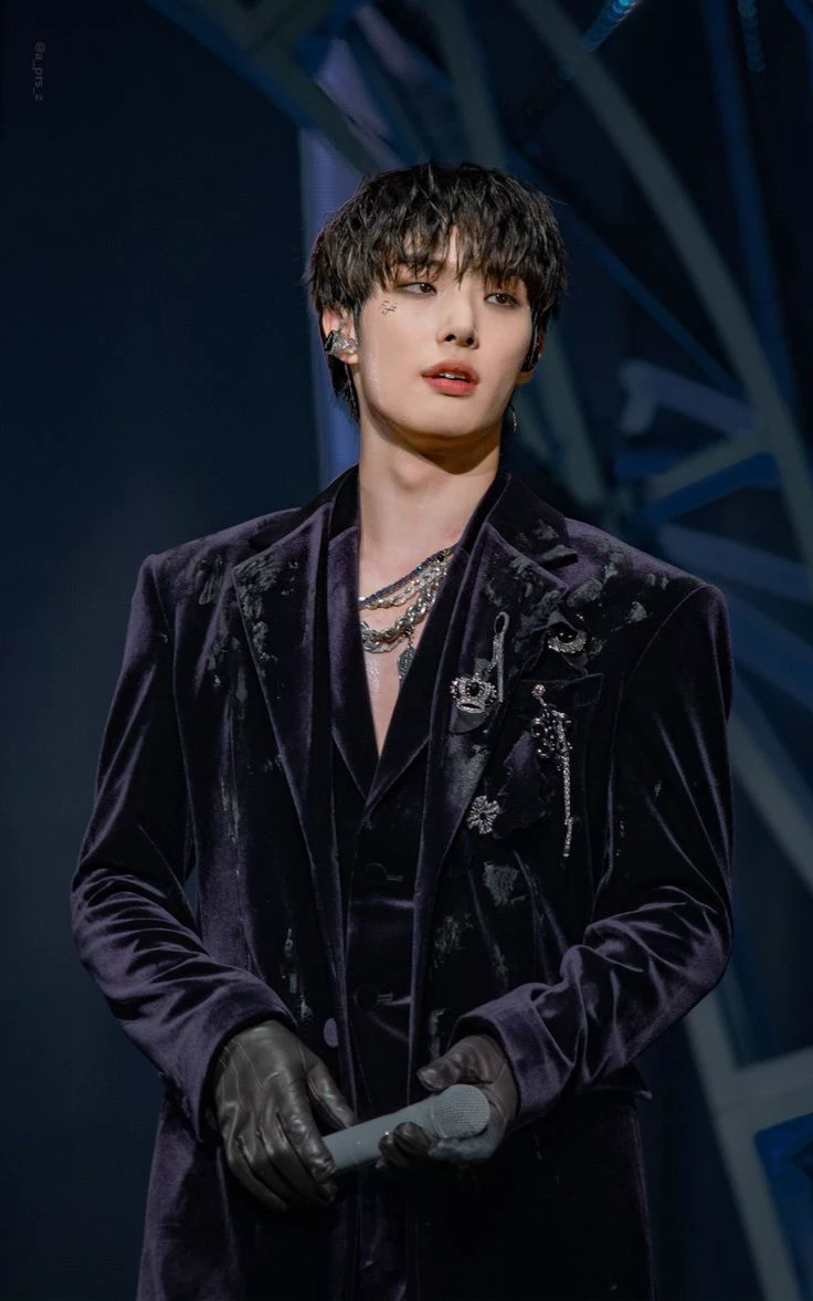 Chat with Vampire Mingi - Enjoy Free AI Character Roleplay | FlowGPT ...